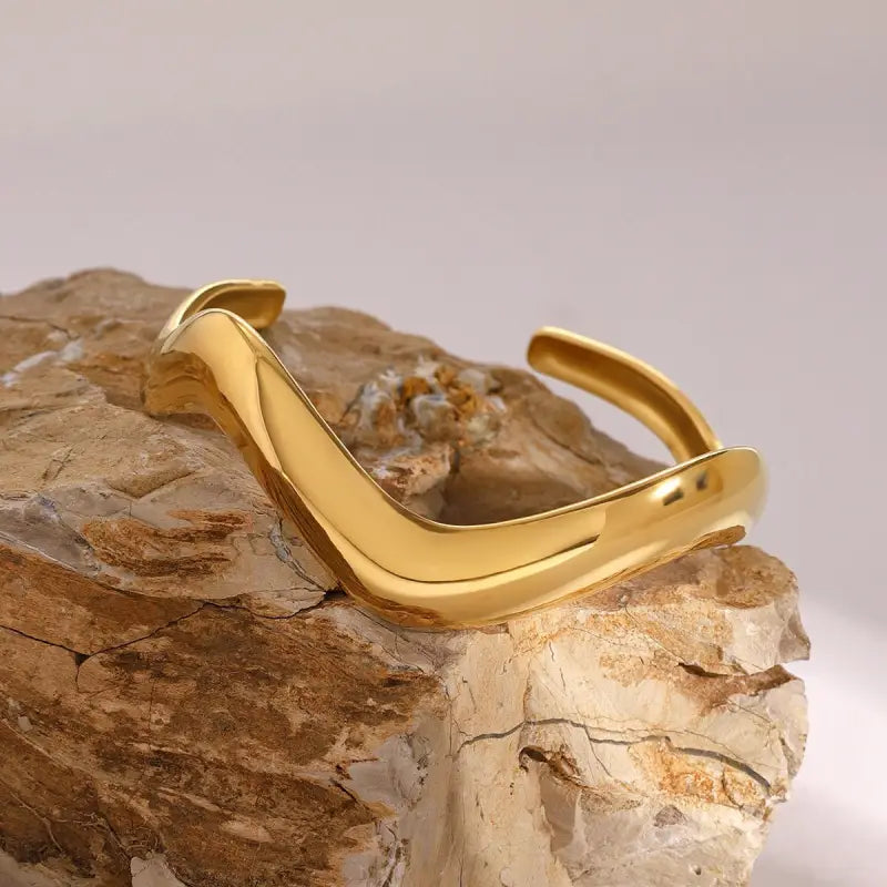 18K Gold Plated Geometric Design Bracelet - Theora & – Theora & Co